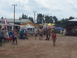 Crowd Photos: Carlton County Fair